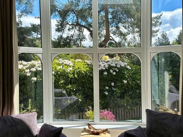 5 bed house for sale