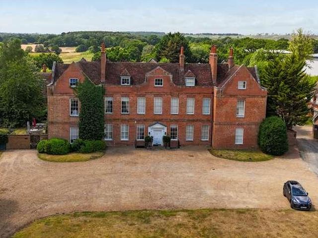 5 bed house for sale