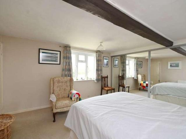 5 bed house for sale