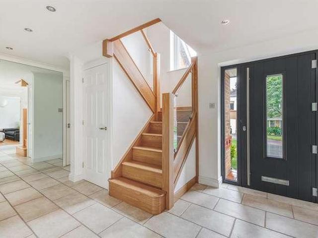 5 bed house for sale