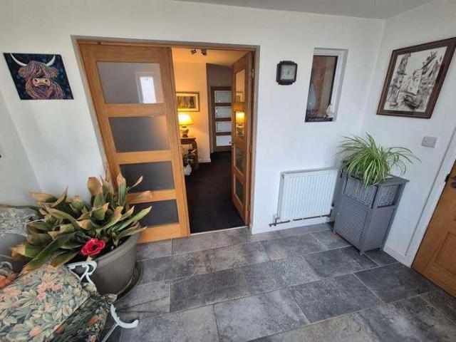 5 bed house for sale