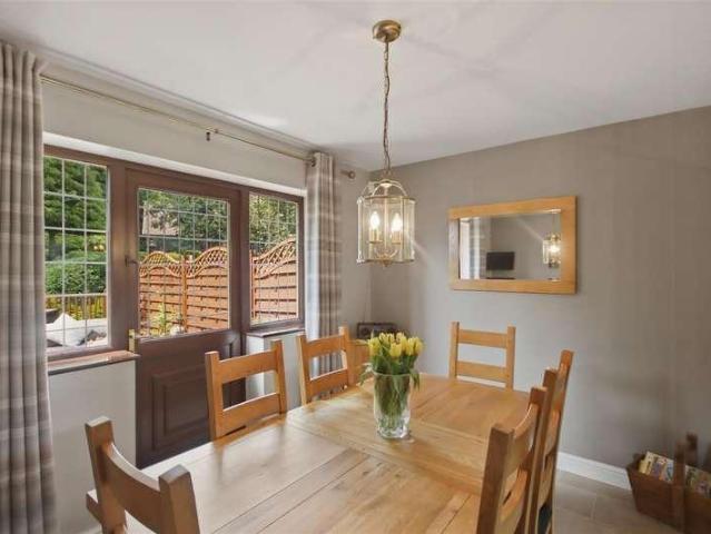 5 bed house for sale