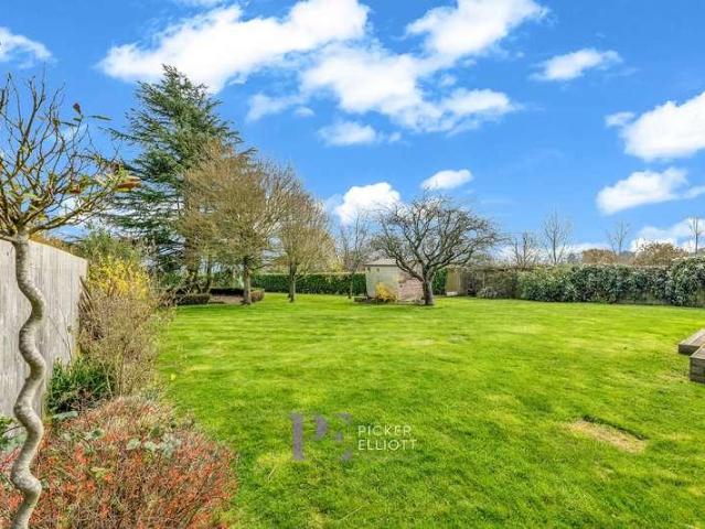5 bed house for sale