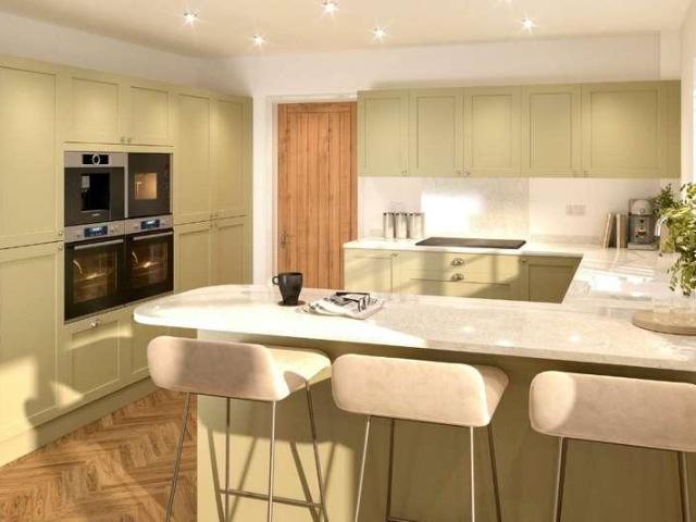 5 bed house for sale