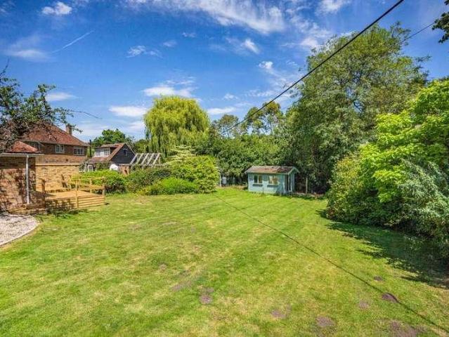 5 bed house for sale