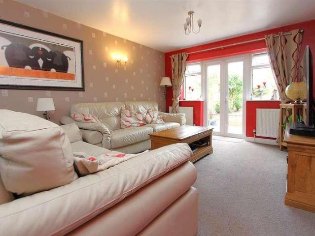 5 bed house for sale