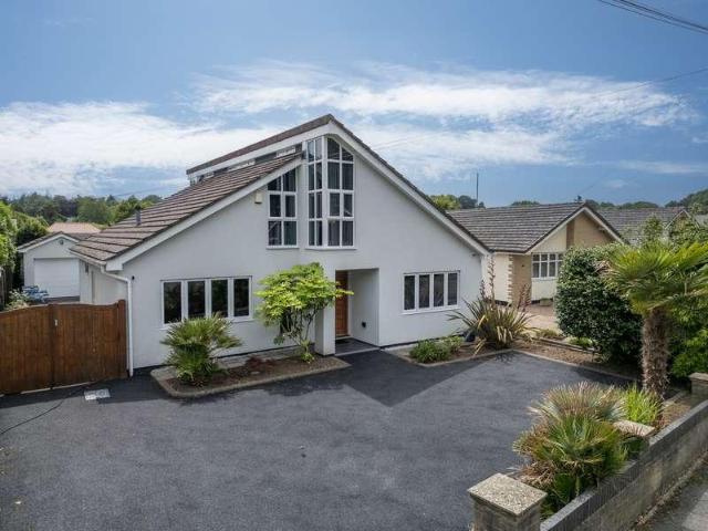 5 bed house for sale