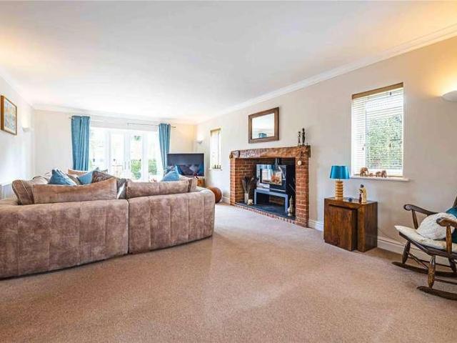 5 bed house for sale