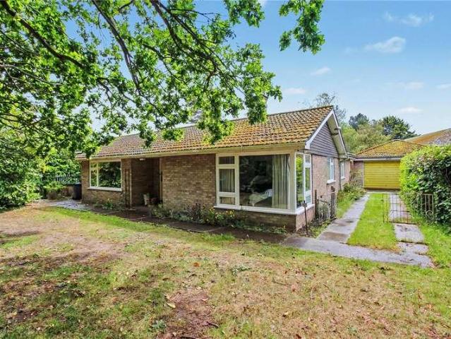 5 bed house for sale