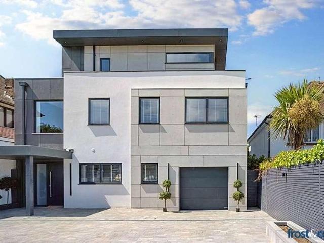5 bed house for sale