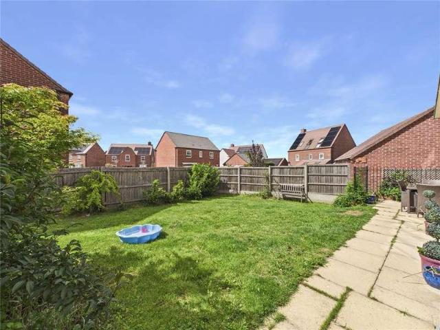 5 bed house for sale
