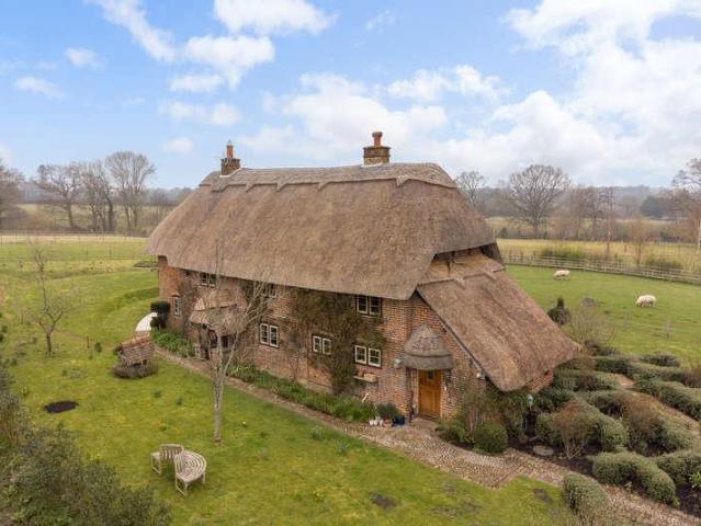 5 bed house for sale