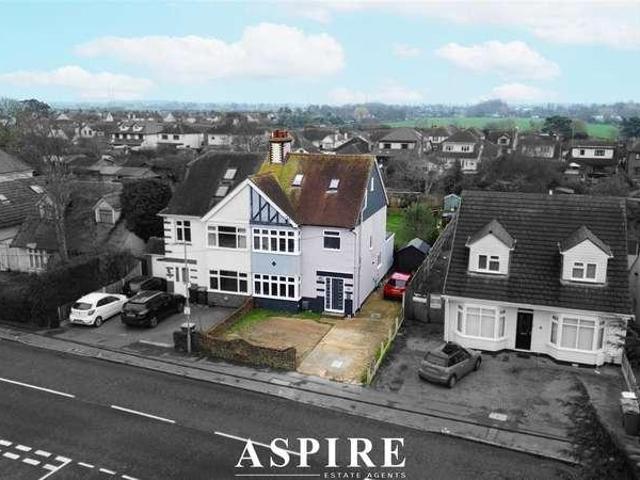 5 bed house for sale