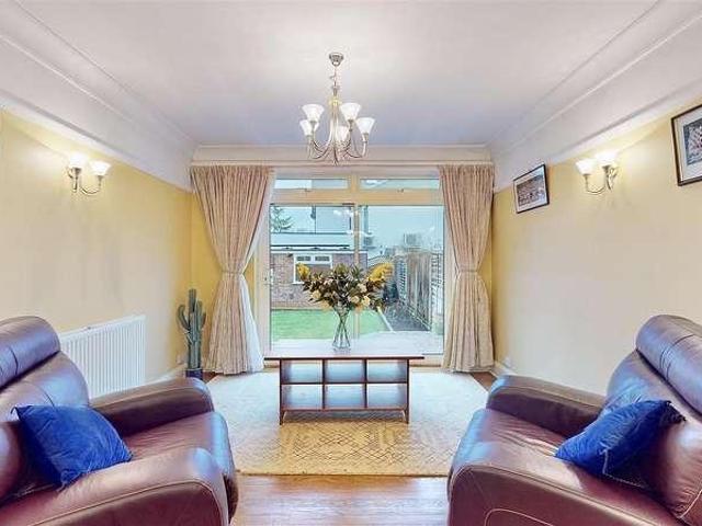 5 bed house for sale