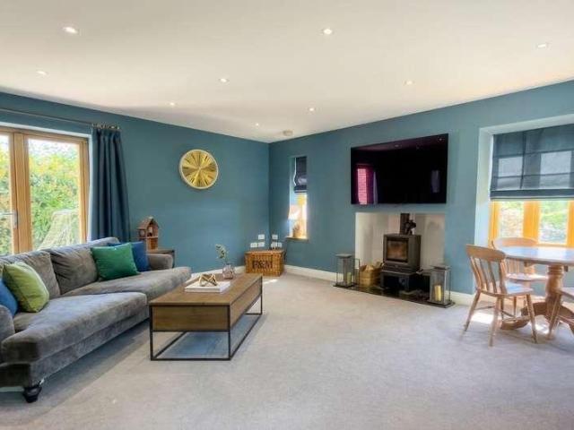 5 bed house for sale