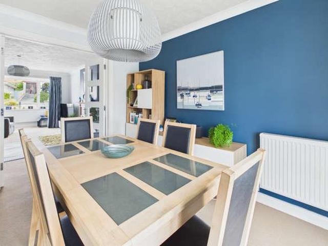 5 bed house for sale