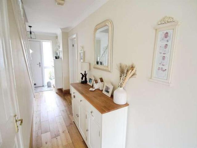 5 bed house for sale