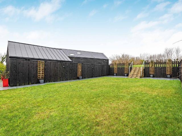 5 bed house for sale