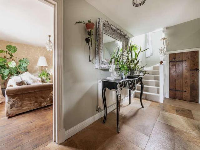 5 bed house for sale