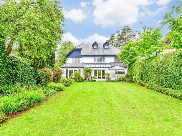 5 bed house for sale