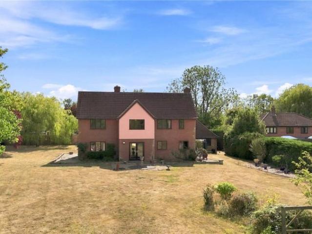 5 bed house for sale