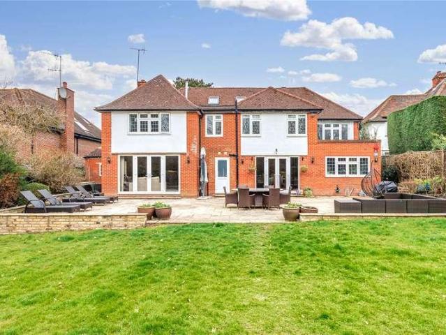5 bed house for sale