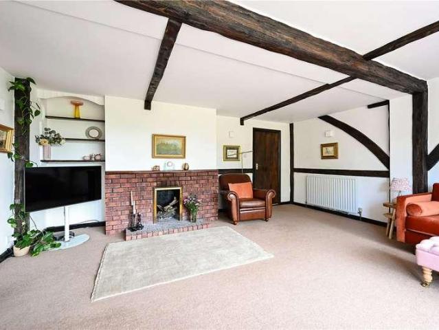 5 bed house for sale