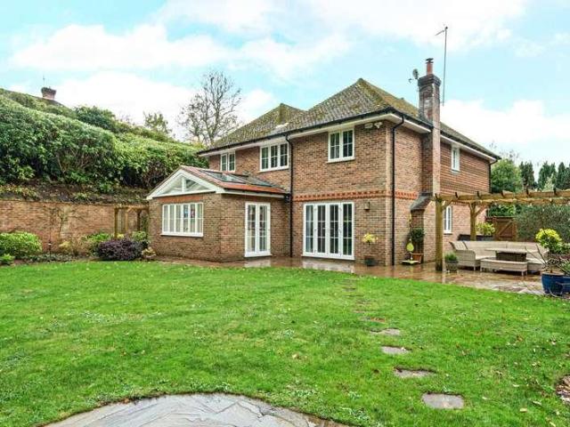 5 bed house for sale
