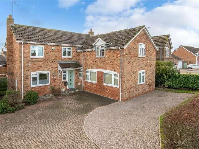 5 bed house for sale