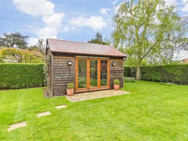 5 bed house for sale