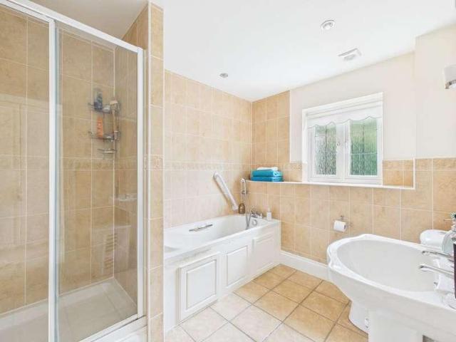 5 bed house for sale