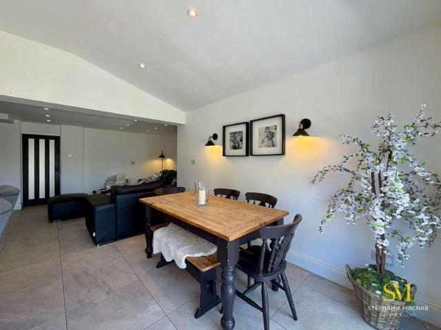 5 bed house for sale