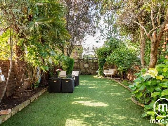 5 bed house for sale