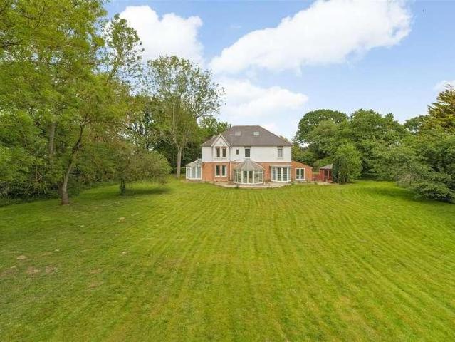 5 bed house for sale