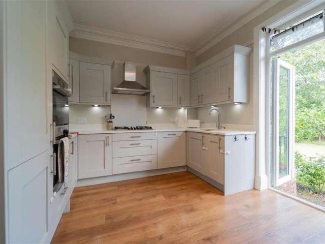 5 bed house for sale