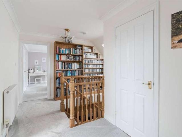 5 bed house for sale