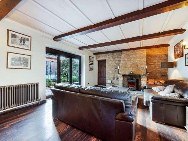 5 bed house for sale