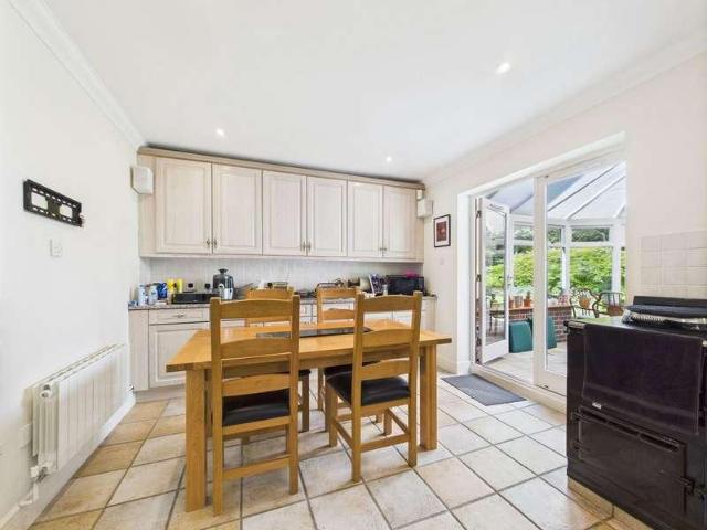 5 bed house for sale
