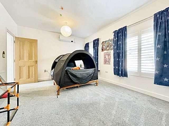 5 bed house for sale
