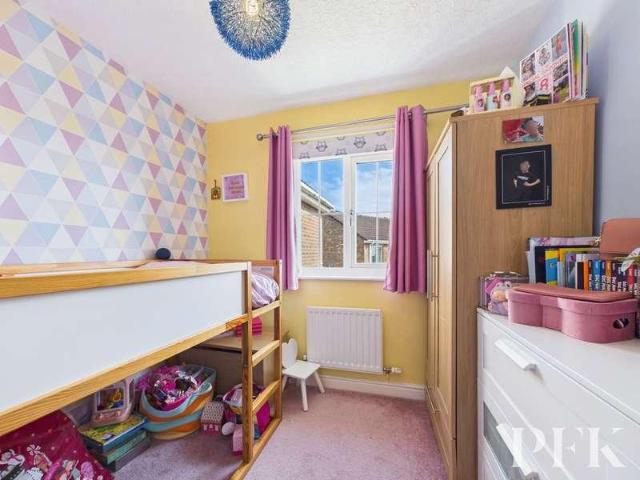 5 bed house for sale