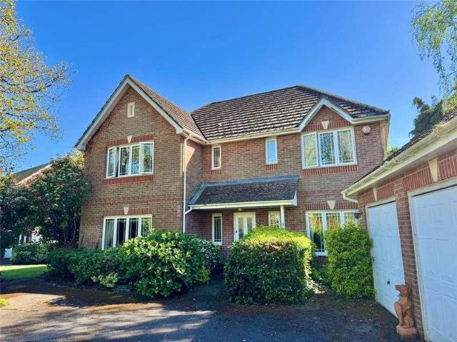 5 bed house for sale