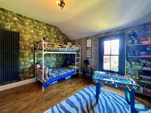 5 bed house for sale
