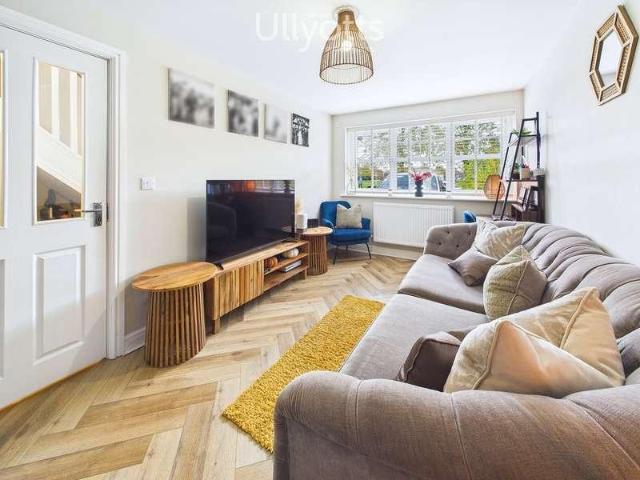 5 bed house for sale