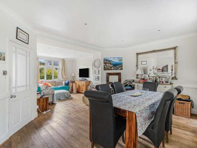 5 bed house for sale