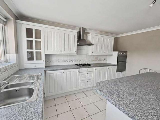 5 bed house for sale