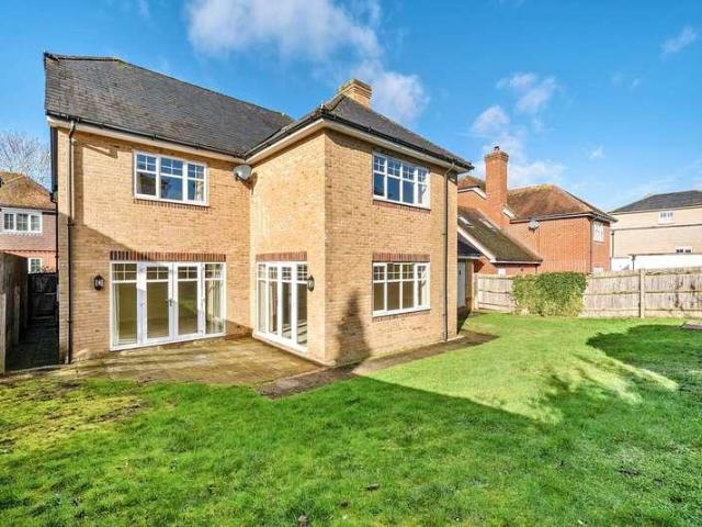 5 bed house for sale