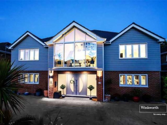 5 bed house for sale