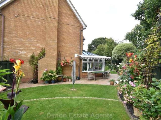 5 bed house for sale