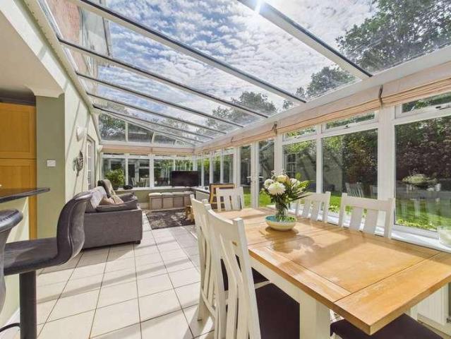 5 bed house for sale