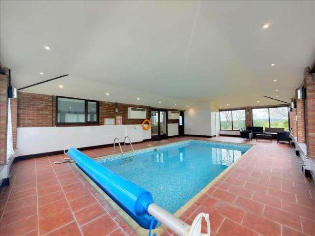 5 bed house for sale